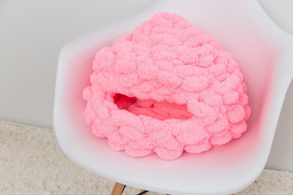 Cat Cave, Jumbo Chenille Yarn – BeCozi