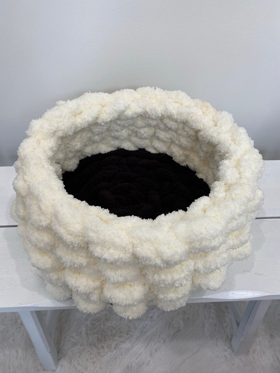 Cat Bed, Jumbo Chenille Yarn – BeCozi